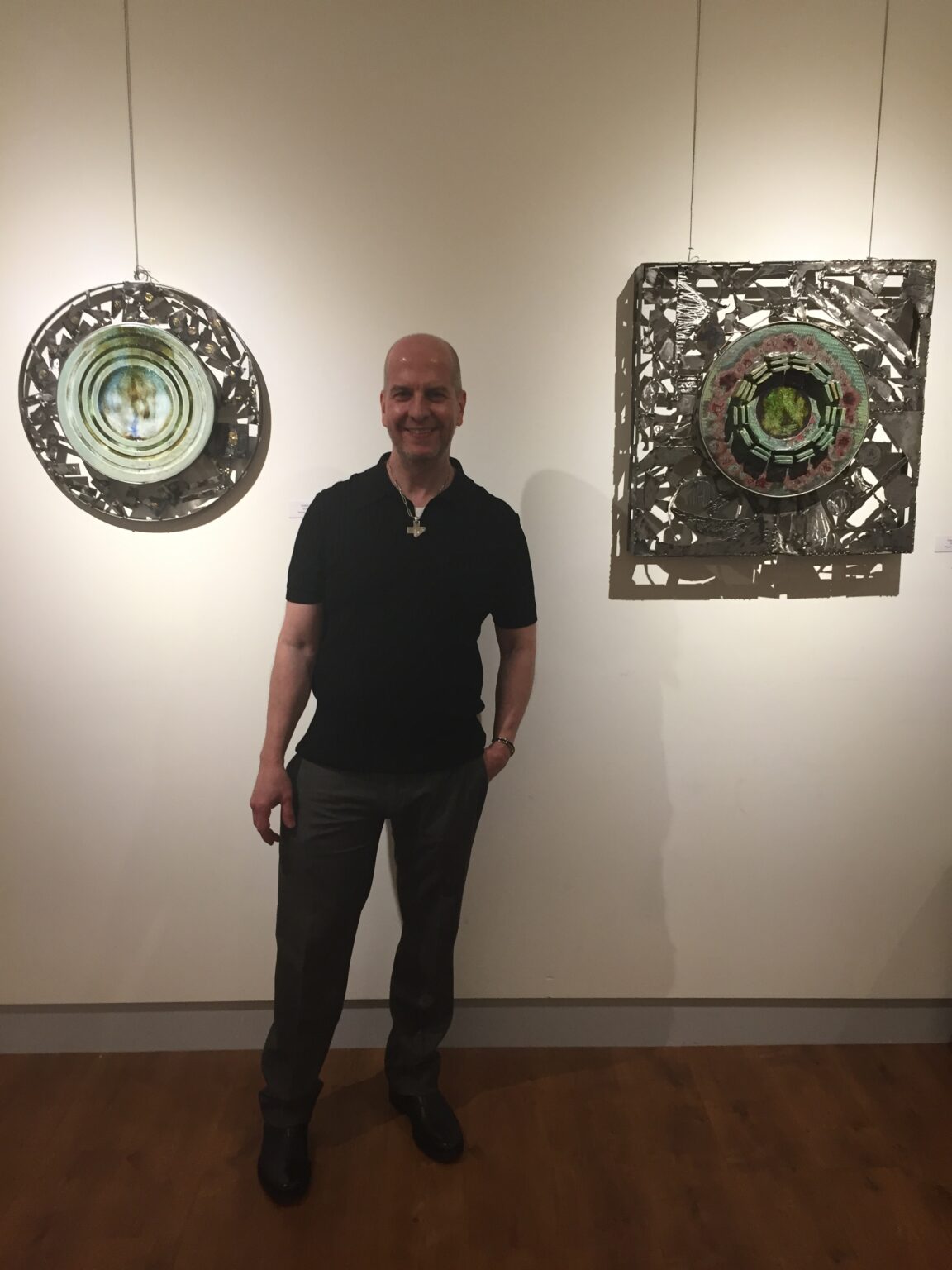 About Me – Ricardo Arango Art